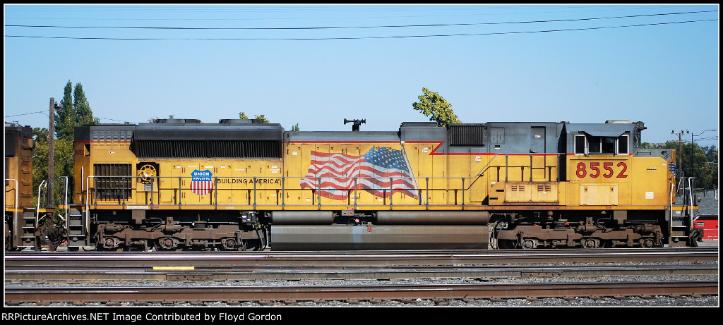 UP 8552 has just brought a freight in from the west